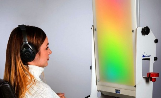 SUNLIGHT COLOR VISION spectra miniEin Farblichttherapiegerät der neuen ...